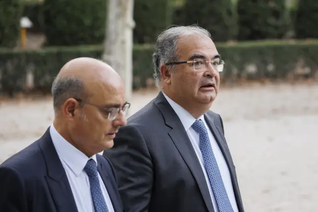 Julio Iglesias contrata a José Antonio Choclán, abogado de su hermano ...