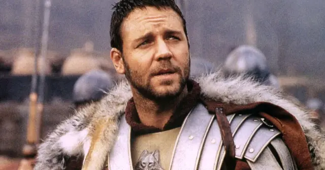 Russell Crowe podrá quitarse una espinita clavada con Henry Cavill en ...