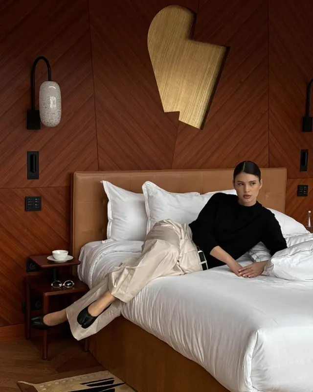 Cómo ser una auténtica 'demure': tres estilismos para arrasar este ...