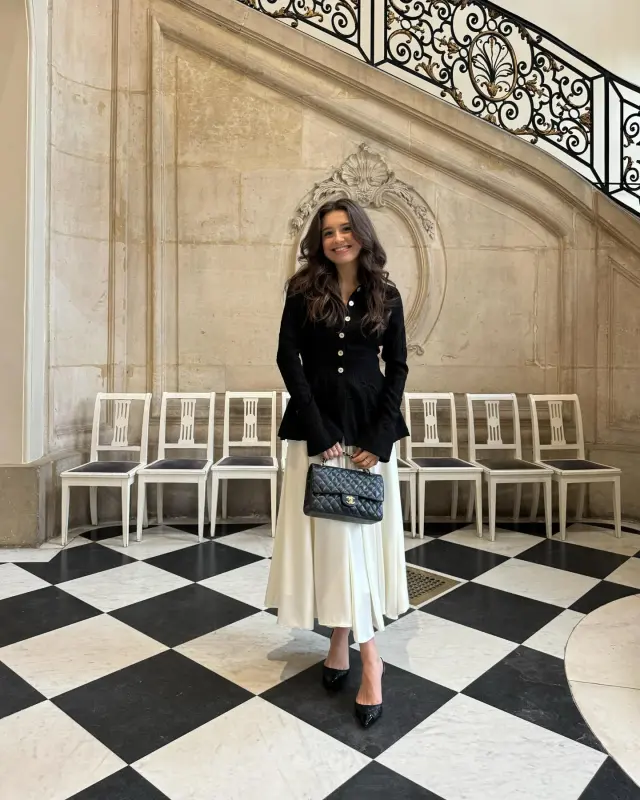 Cómo ser una auténtica 'demure': tres estilismos para arrasar este ...