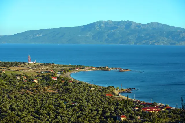 La joya del Egeo donde viajaremos al pasado entre calas paradisíacas y ...