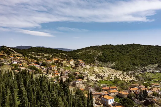 La joya del Egeo donde viajaremos al pasado entre calas paradisíacas y ...