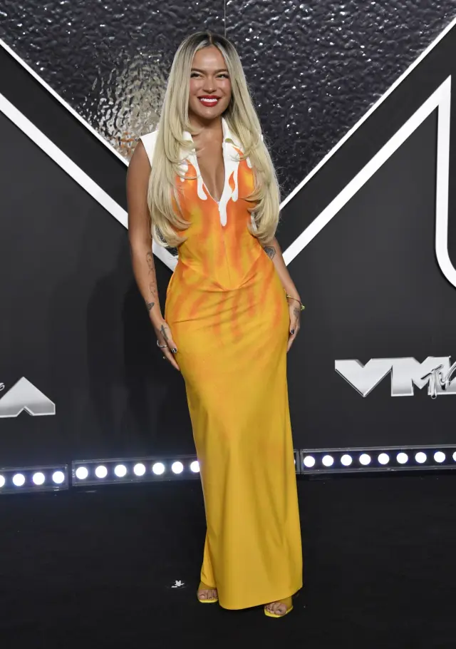 Karol G 'incendia' la alfombra roja de los Premios MTV Video Music Awards