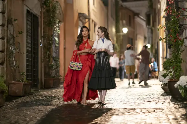 'Emily en París' tendrá temporada 5: esto sabemos sobre su renovación en Netflix