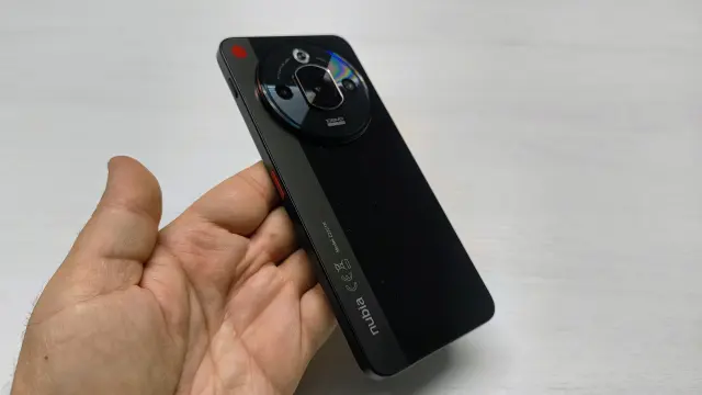 ZTE nubia Focus Pro 5G: este móvil guiado por los guiños fotográficos ...