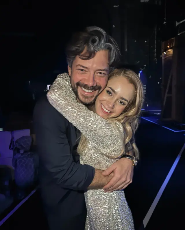 Lily Collins, la actriz de 'Emily en París', se pasa al rubio en Barcelona