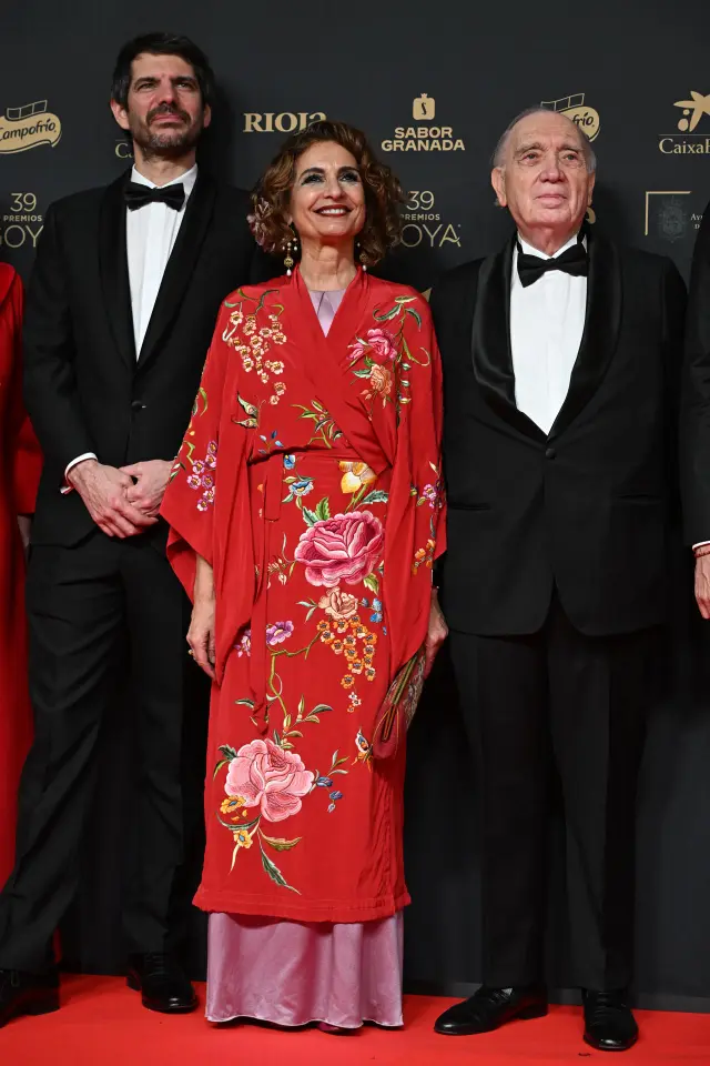 Ana Botella se inspira en María Jesús Montero y se viste con un kimono ...