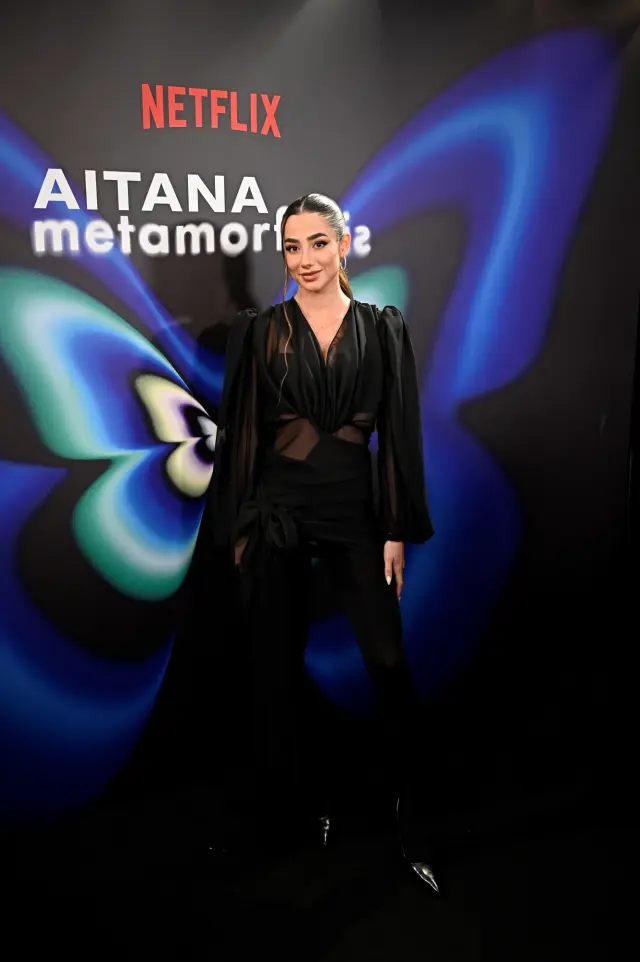 Del escote encaje de Aitana a los pendientes preservativo de Inés ...