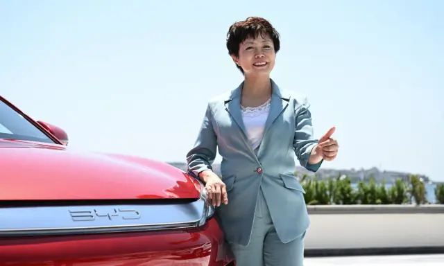 Entrevista con la vicepresidenta de BYD, Stella Li: ''Los aranceles ...