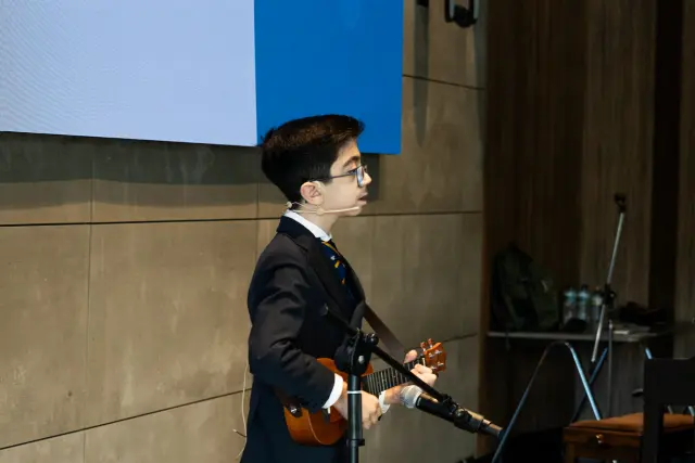 Mario, Iker y Aaron, tres jóvenes con discapacidad que encuentran en la ...