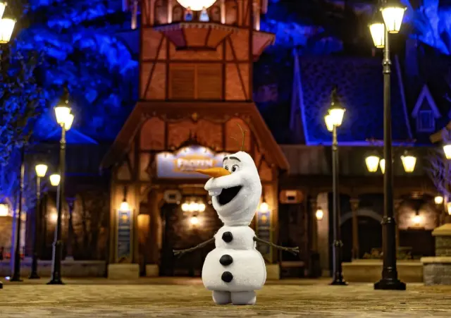 Disney presenta un robot de Olaf con inteligencia artificial que se ...