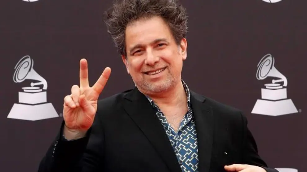 Calamaro deja tirado al público por no aplaudir su comentario a favor ...