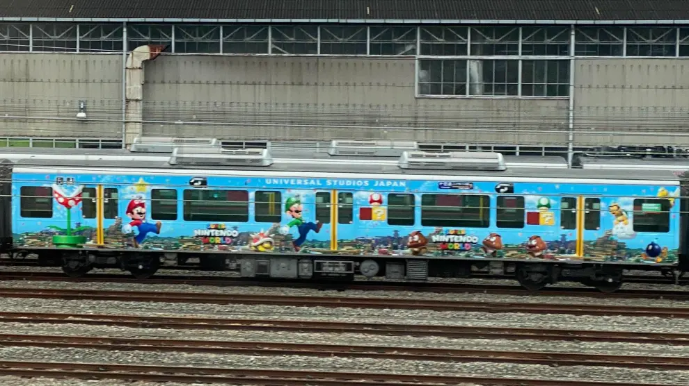 Japón inaugura su tren de 'Super Mario' en honor al parque de ...