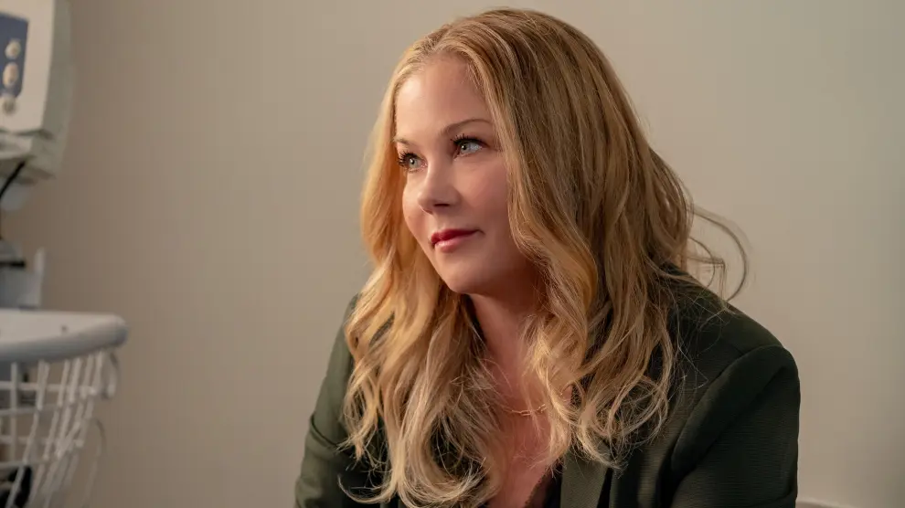 El drama de Christina Applegate, hospitalizada más de 30 veces por su esclerosis múltiple