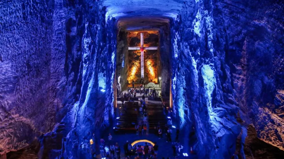 La sorprendente iglesia de sal construida dentro de una mina en Colombia