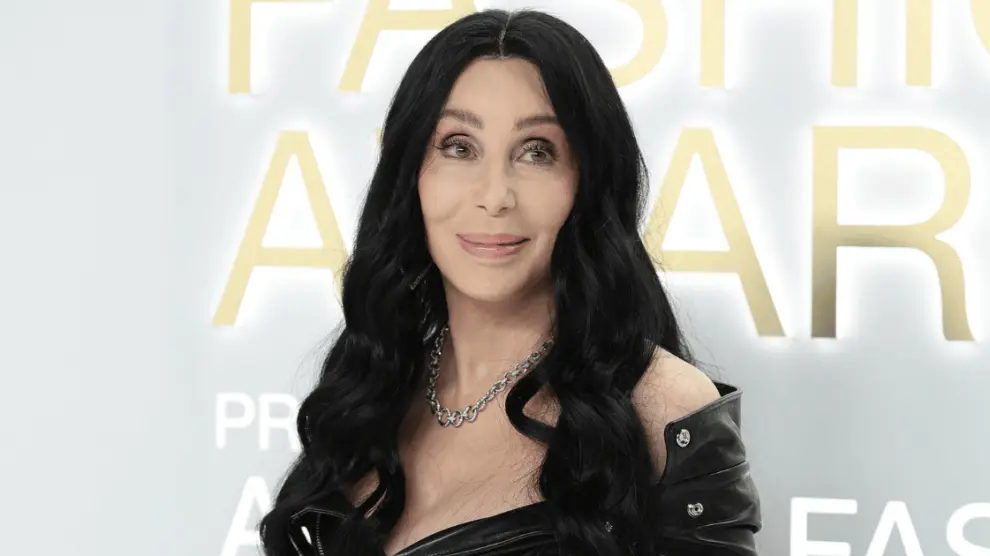 Cher impacta a sus 77 años en la portada de su nuevo álbum con un ...