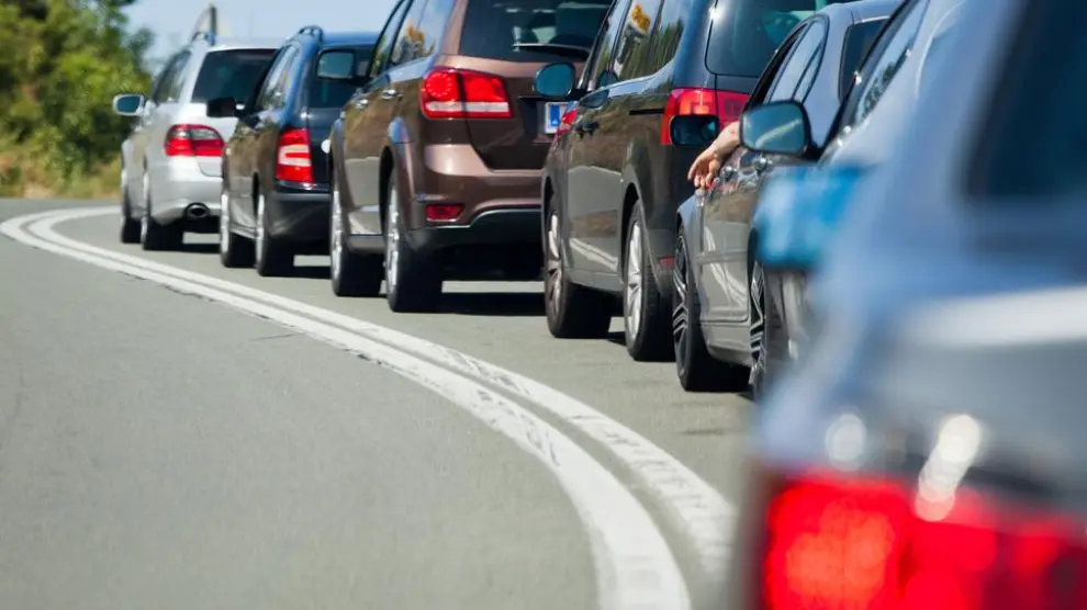 Líneas dobles continuas en carretera: ¿en qué se diferencian de las ...
