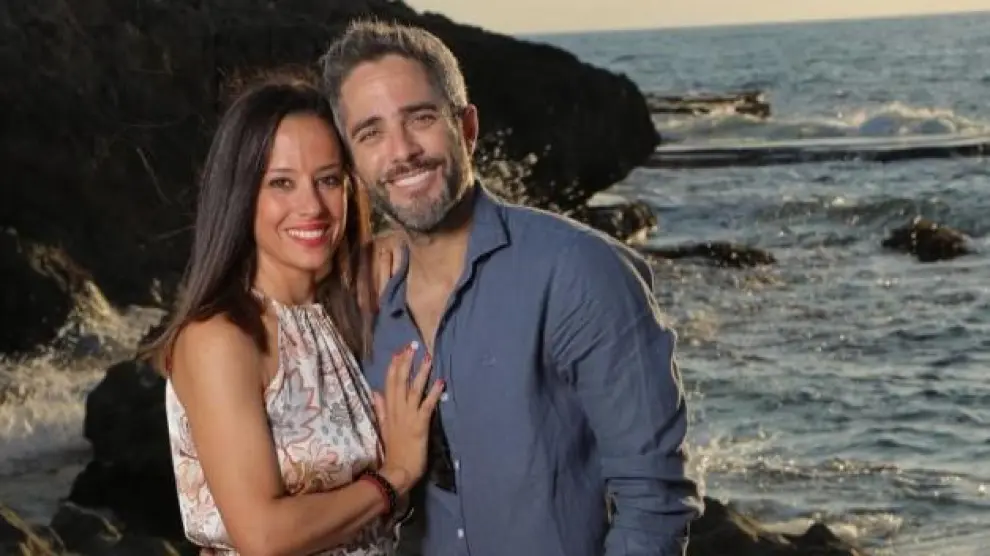 Quién es Sara Rubio, la mujer del presentador de 'Pasapalabra' Roberto Leal