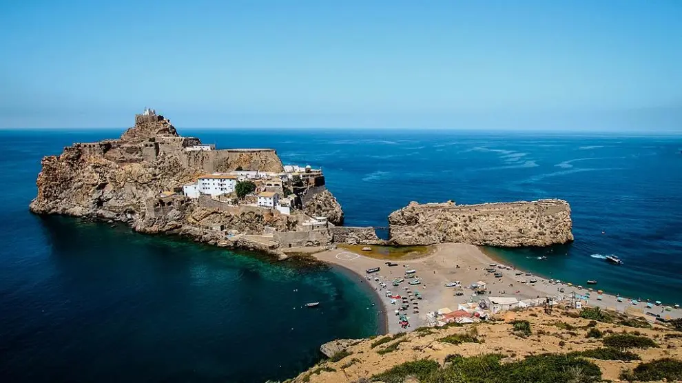 El secreto que alberga España: así es el Peñón de Vélez de la Gomera, la frontera más pequeña ...