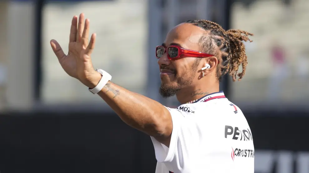 Oficial: Hamilton deja Mercedes y ficha por Ferrari para 2025