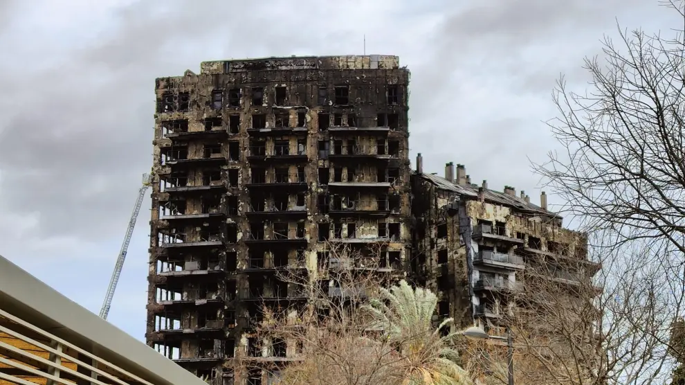 Qué va a pasar con el edificio incendiado en Valencia