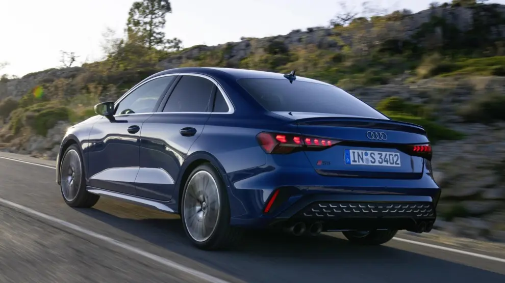 El Audi S3 se renueva: aumenta su potencia hasta los 333 CV y mejora en ...
