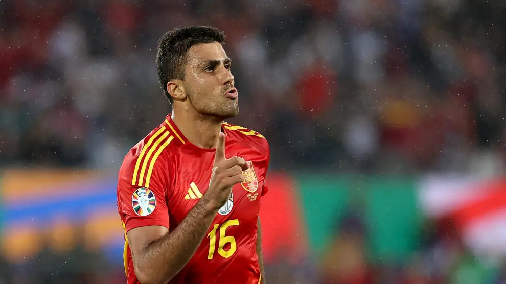 Así es la vida de Rodrigo Hernández, "un chico normal, con valores"