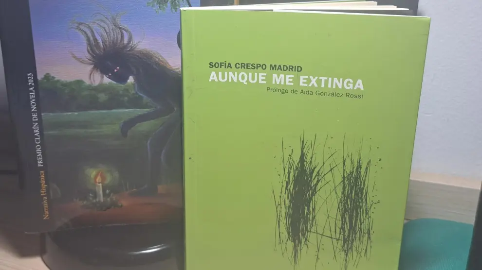 Aunque me extinga de Sofía Crespo Madrid (Candaya, 2024)