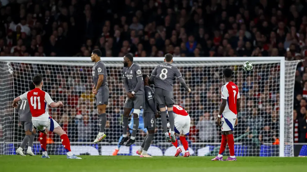 Así fueron los dos golazos de Declan Rice de falta directa que tumbaron al Real Madrid en la ida ...