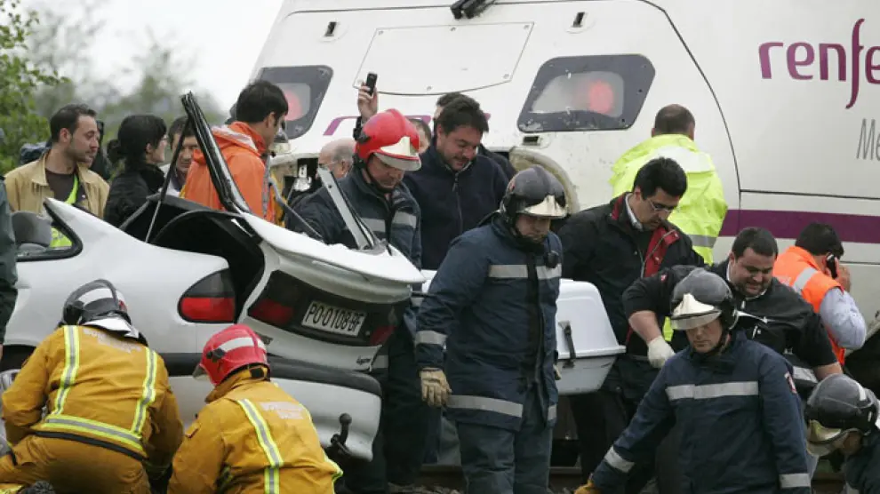 Mueren tres personas tras ser arrolladas por un tren en Valga, Pontevedra