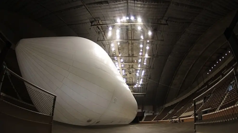 Hinchado de orgullo: Bullet 580, el vehículo aerostático más grande del ...