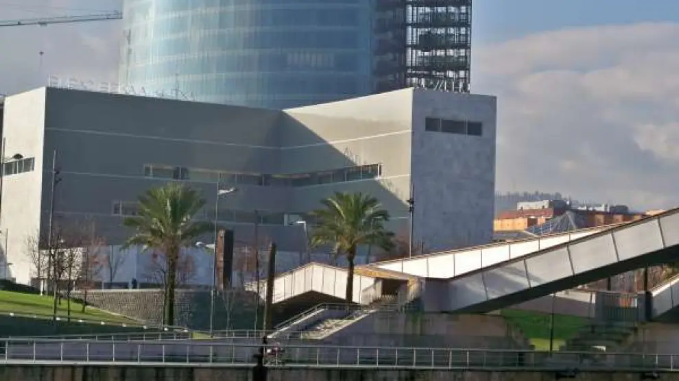 UPV/EHU inaugura Bizkaia Aretoa, su nuevo paraninfo en Bilbao, que ...
