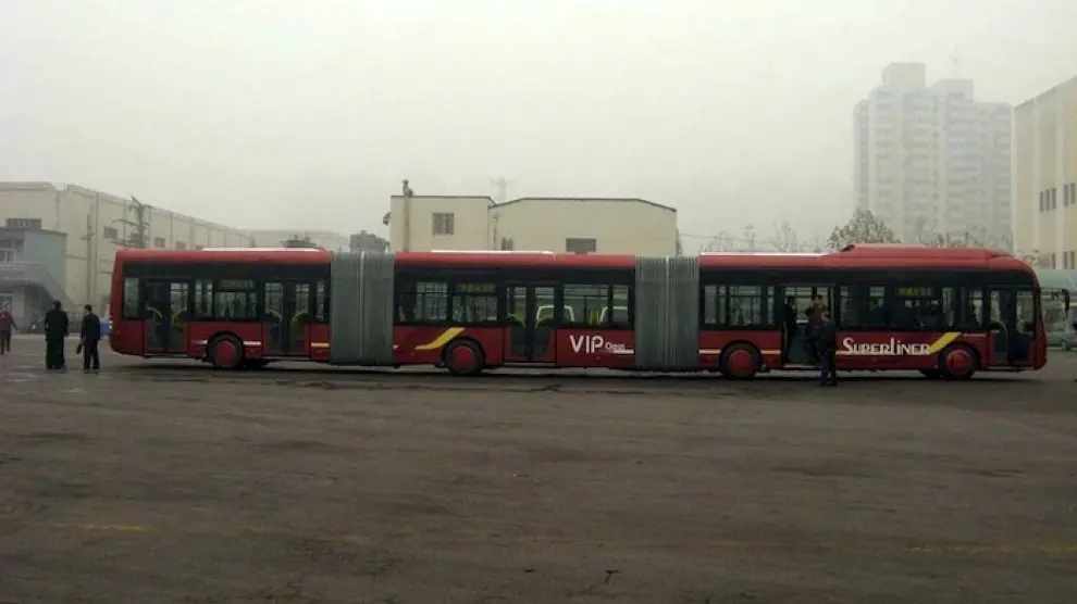 Una vuelta en megabus biarticulado por la historia de estos colosos con ...