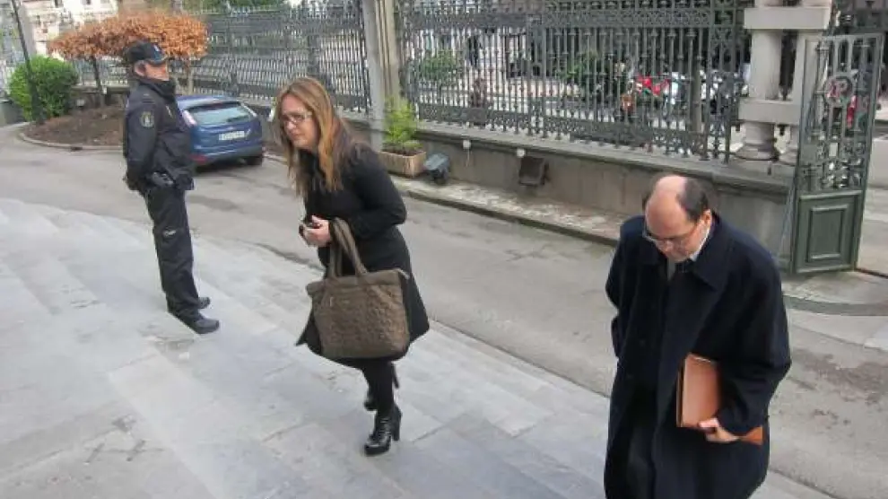 Igrafo hizo regalos y pagos a la funcionaria Marta Renedo por importe ...