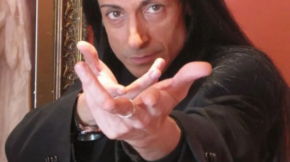 ¿Por qué abundan tanto los programas de videntes? | Opinión de Borja Terán