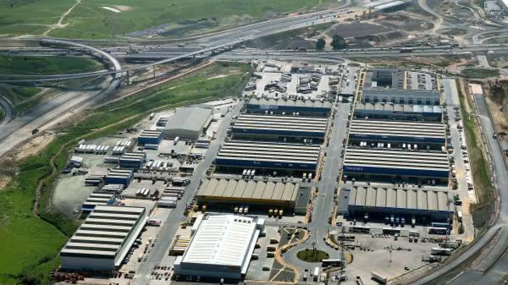 La empresa FedEx, líder mundial en transporte exprés, se instala en el ...