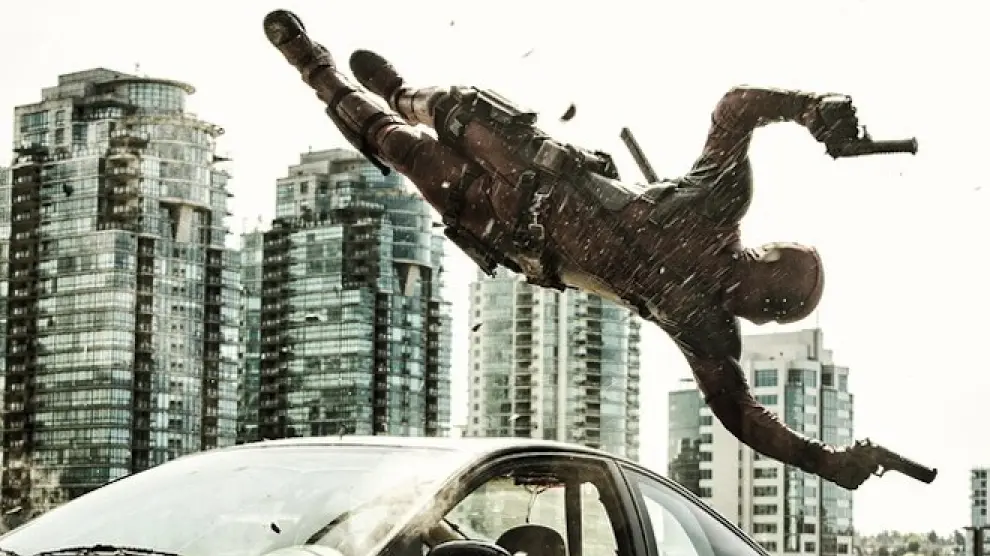 'Masacre (Deadpool)': Nueva imagen con Ryan Reynolds por los aires