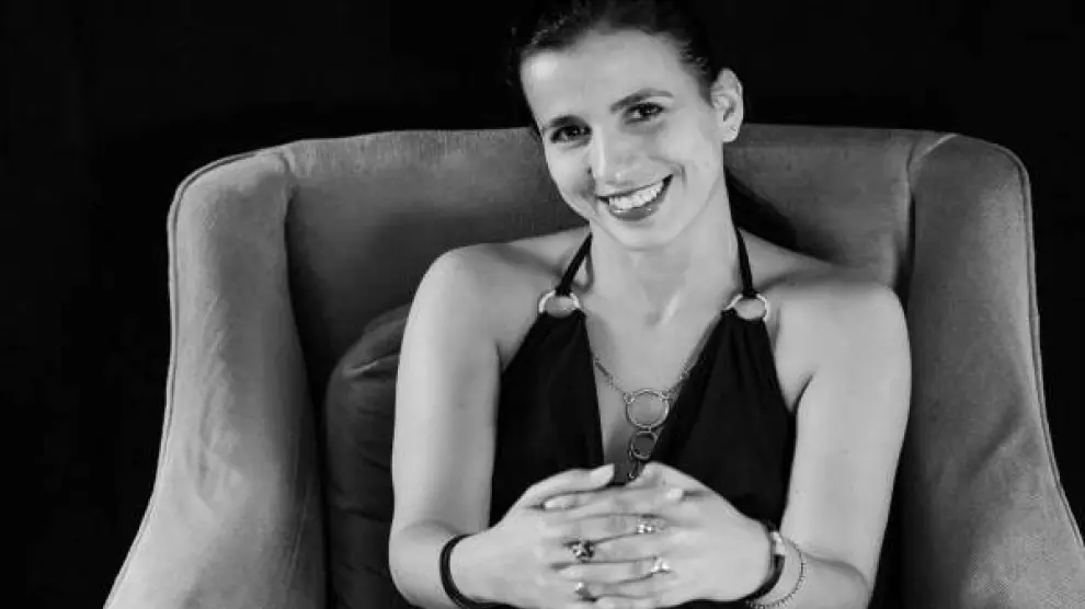 Gabriela Guerra Rey vuelve a retratar la esencia femenina con 'Luz en ...