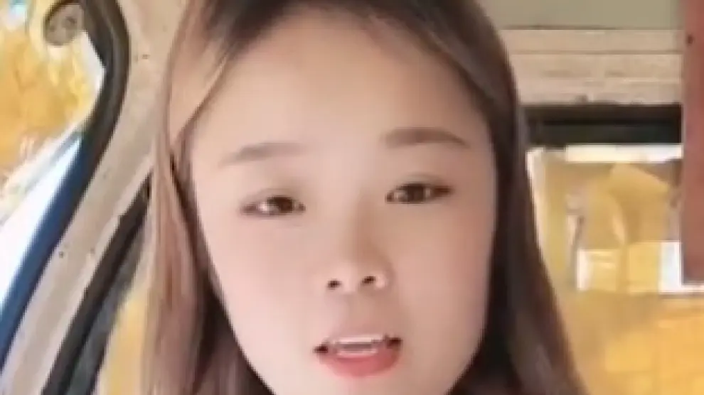 Muere una 'influencer' al caer de una grúa mientras se grababa en la ...