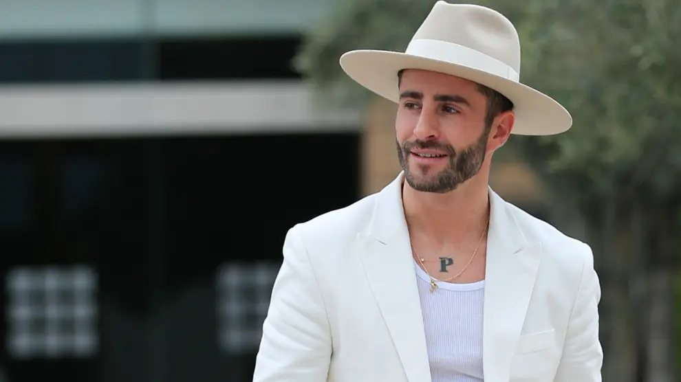 Pelayo Díaz posa por primera vez con su novio, Gal Marom, en una ...