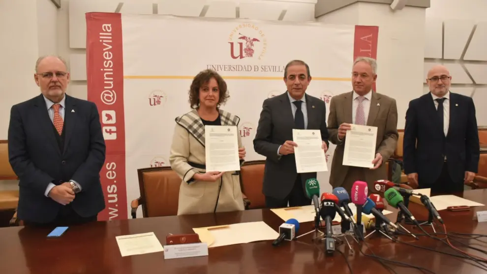 Las universidades andaluzas piden hasta un 10% más de plazas en las facultades de Medicina