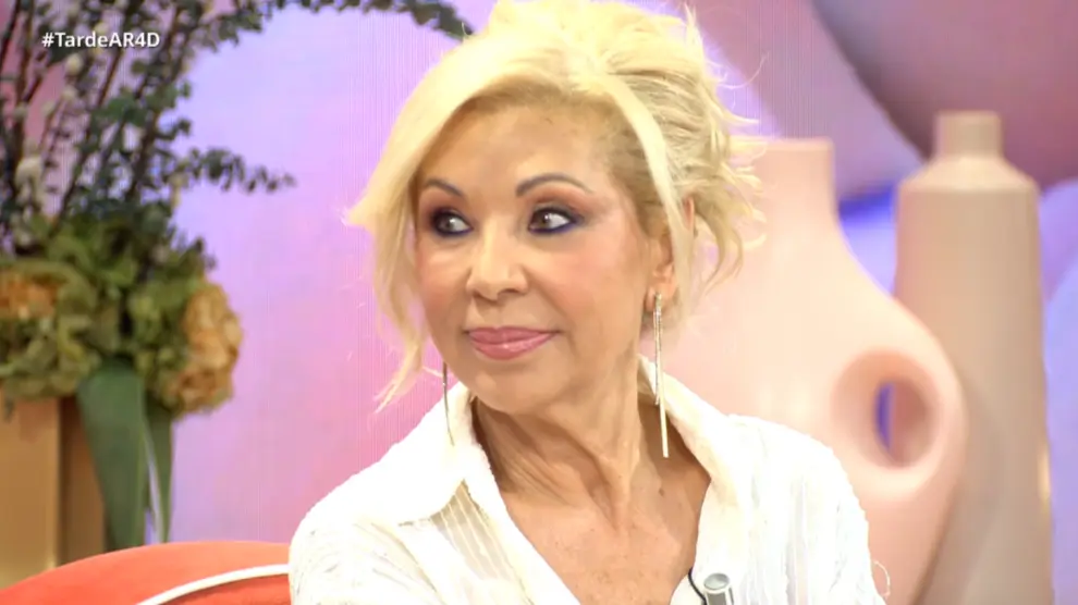 Quién es Jenny Llada, la vedette que ha vuelto a la televisión de la mano de Telecinco