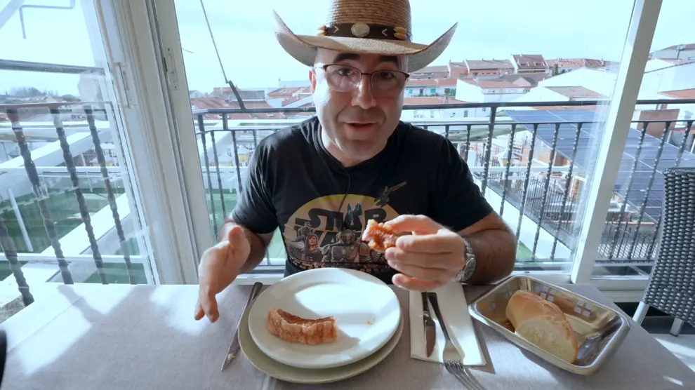 Así es Sezar Blue, el 'youtuber' gastronómico que te enseña dónde ...