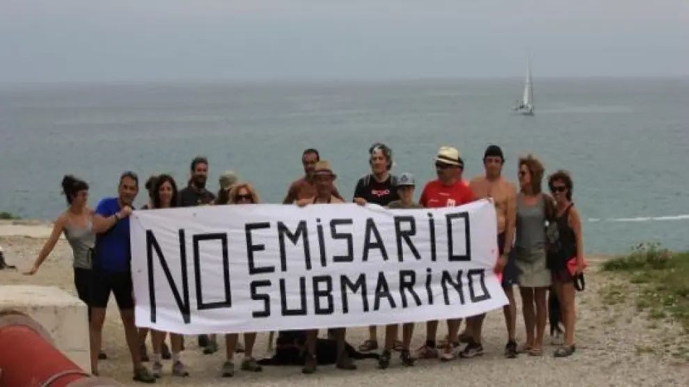 Estas son las dos banderas negras de la costa de Cantabria