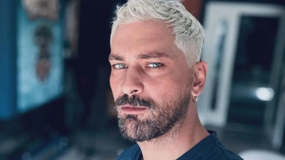 Así es Onur Tuna, el actor turco de ojos azules que triunfa en medio mundo