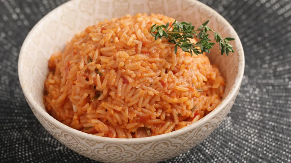 El truco para hacer un arroz con tomate que parece alta cocina