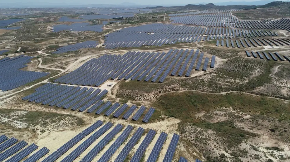 El gigante chino de la energía fotovoltaica se expande por el sur de España con la compra de una ...