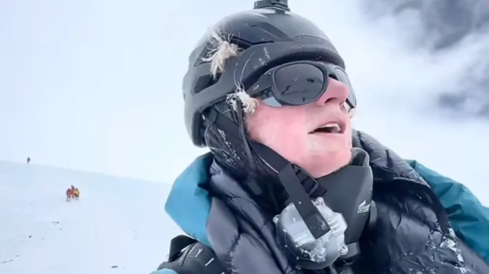 El peligroso ascenso al Everest del 'youtuber' Ryan Mitchel: "Me di ...