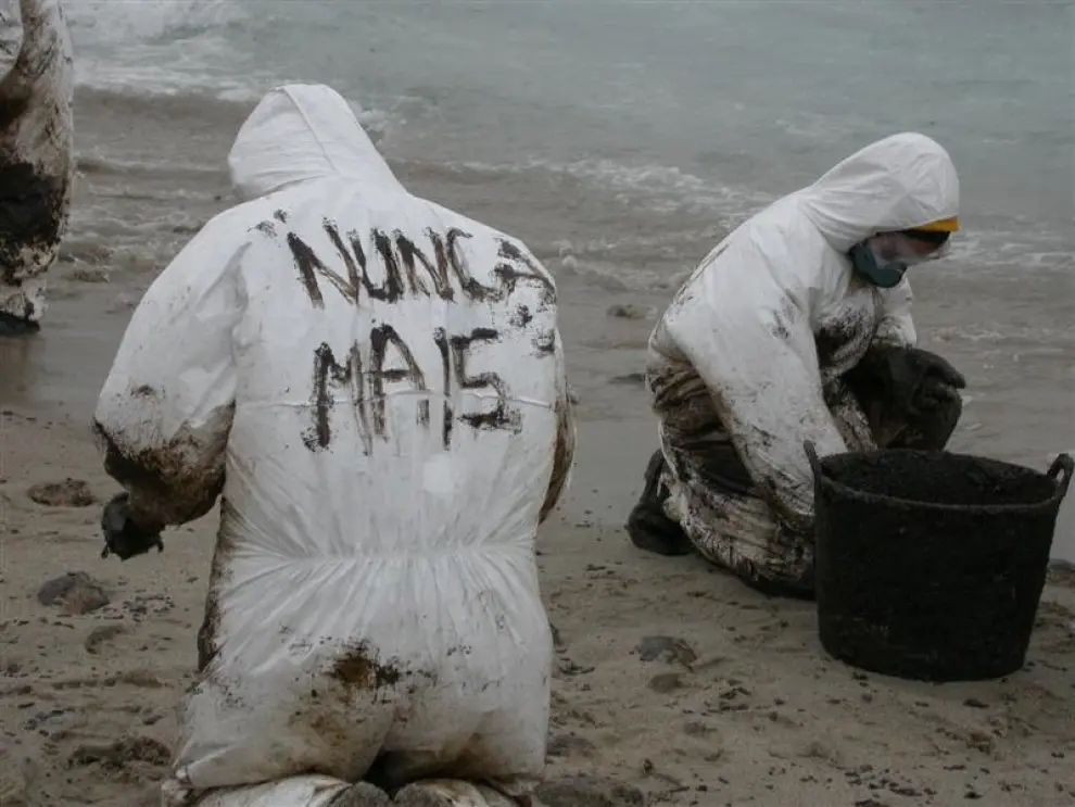 Fotos: El desastre del Prestige: imágenes de la marea negra que inundó ...