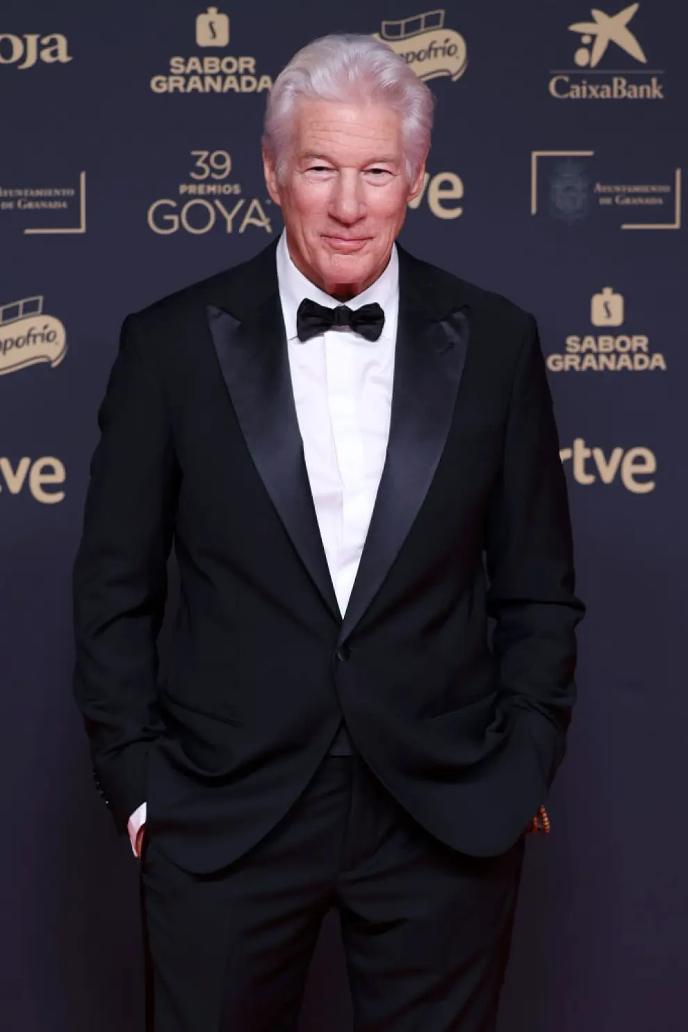 Foto: Álex Saint en los Premios Goya 2025 | Alfombra roja de los ...